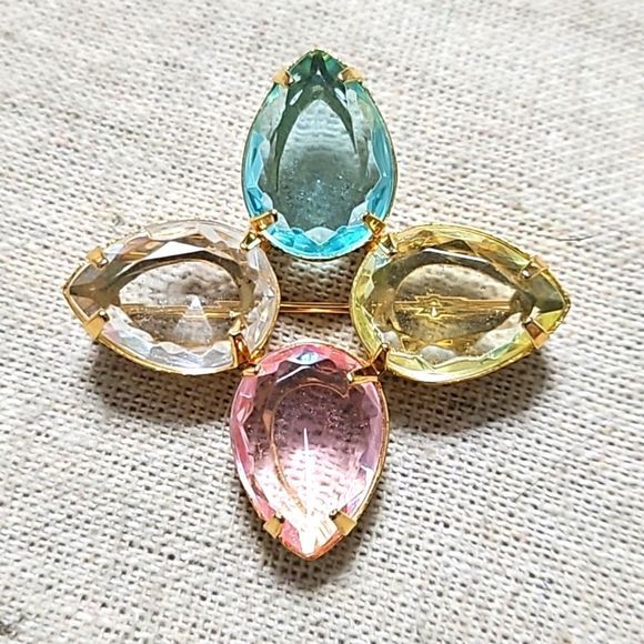Avon | Jewelry | Vintageavon Pastel Colorful Crystal Clover Pin Brooch ...